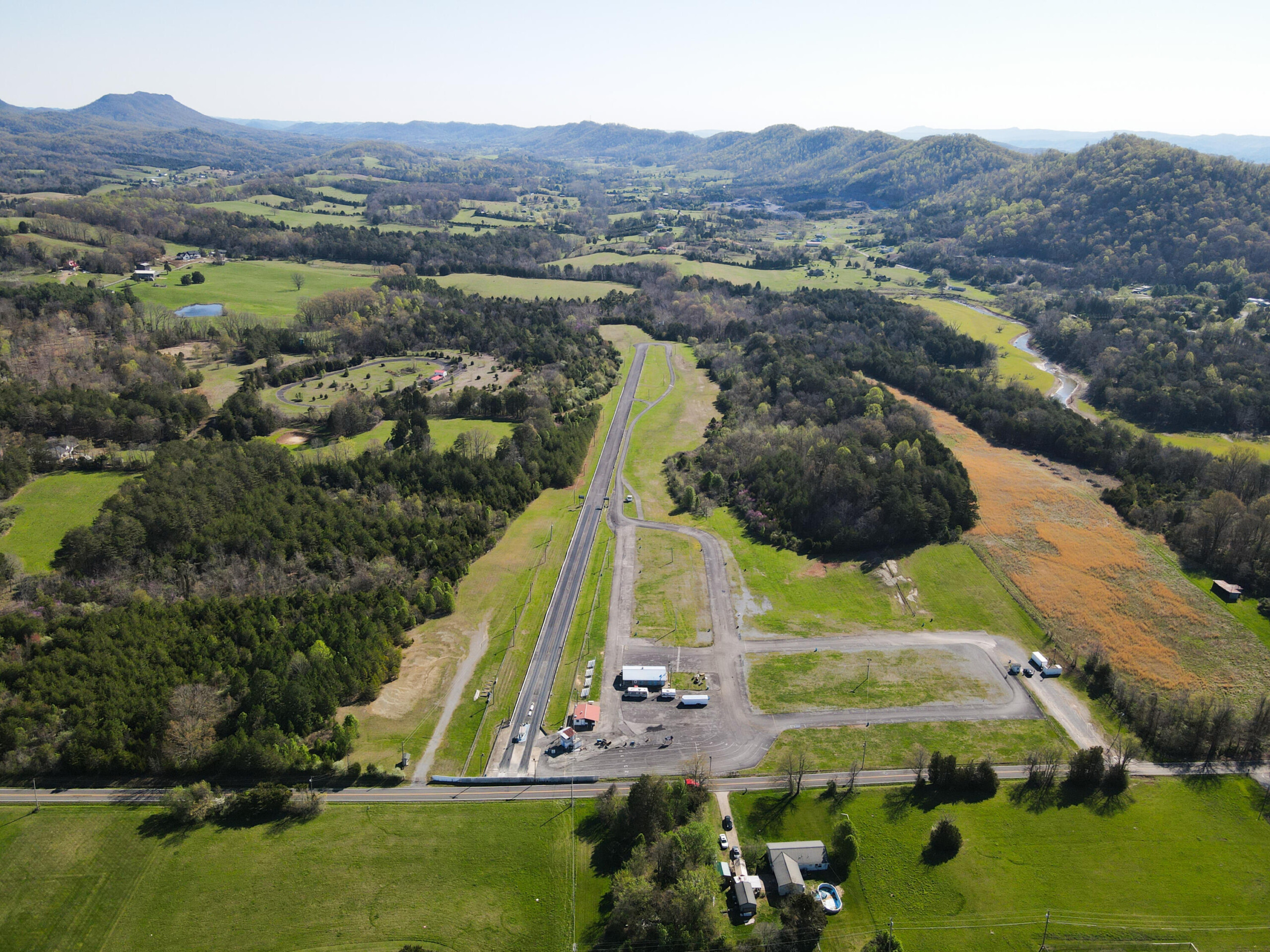 $600,000 Will Buy You This Tennessee Dragstrip