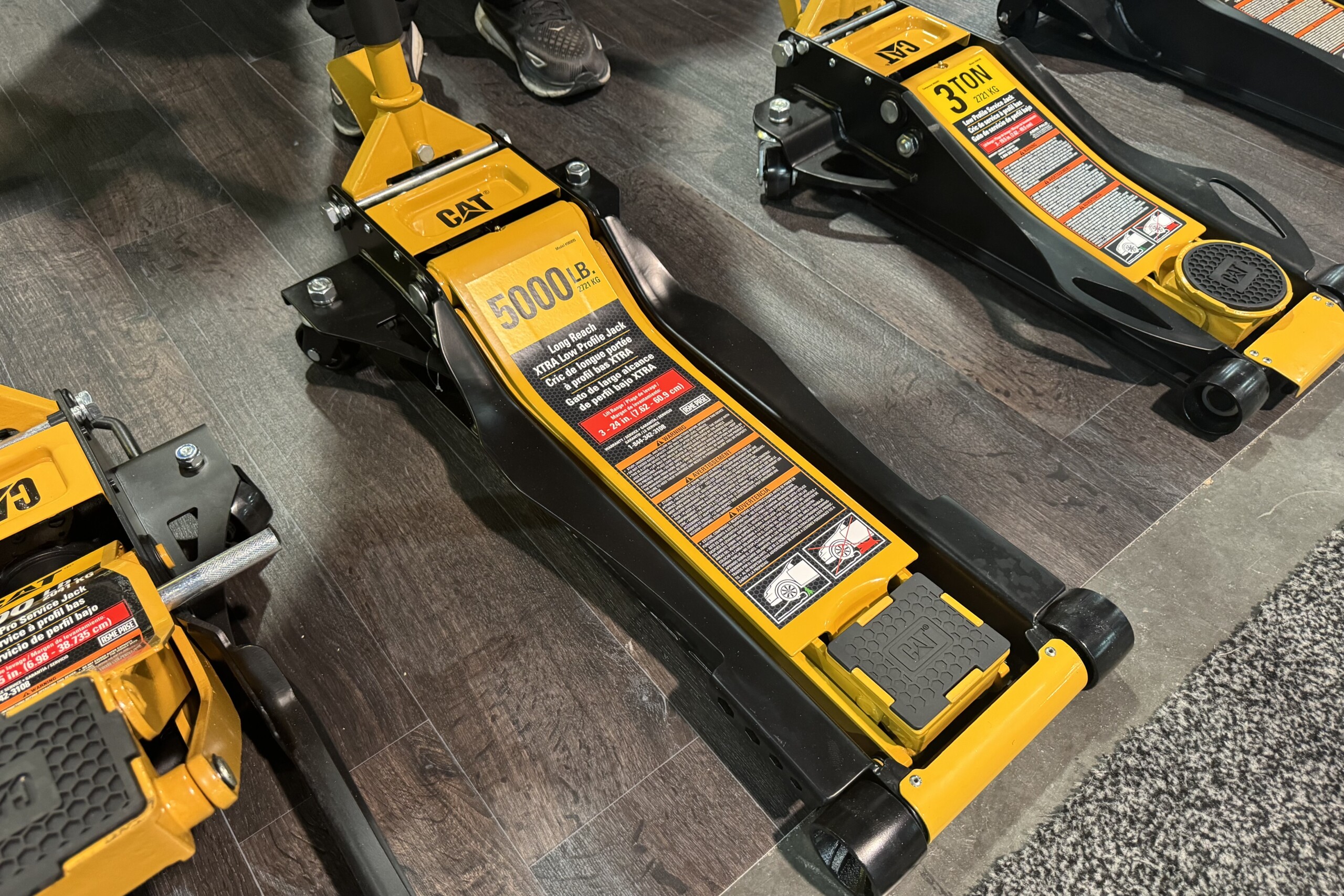 SEMA 2024: CAT 5,000-Pound Long-Reach Low-Profile Jack